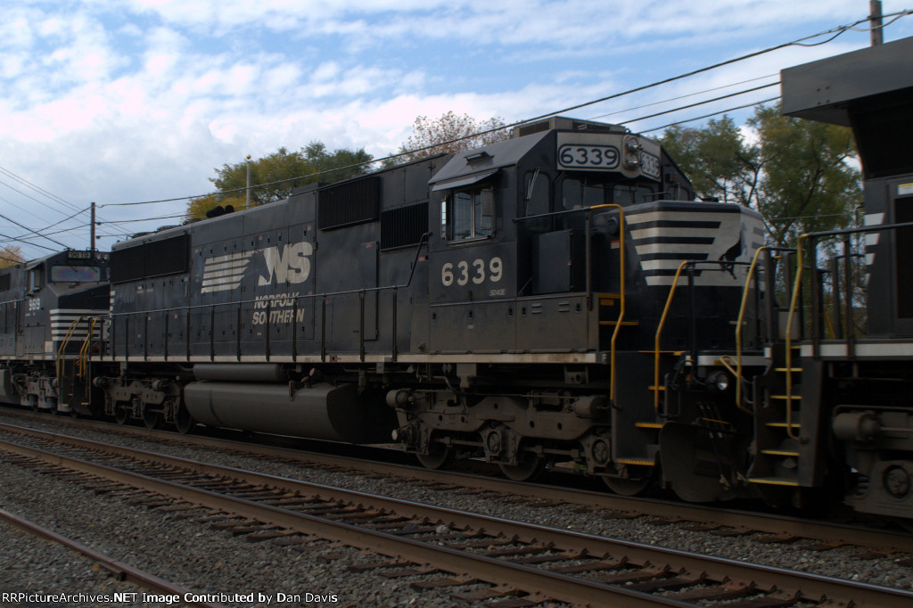 NS SD40E 6339 trails on 211